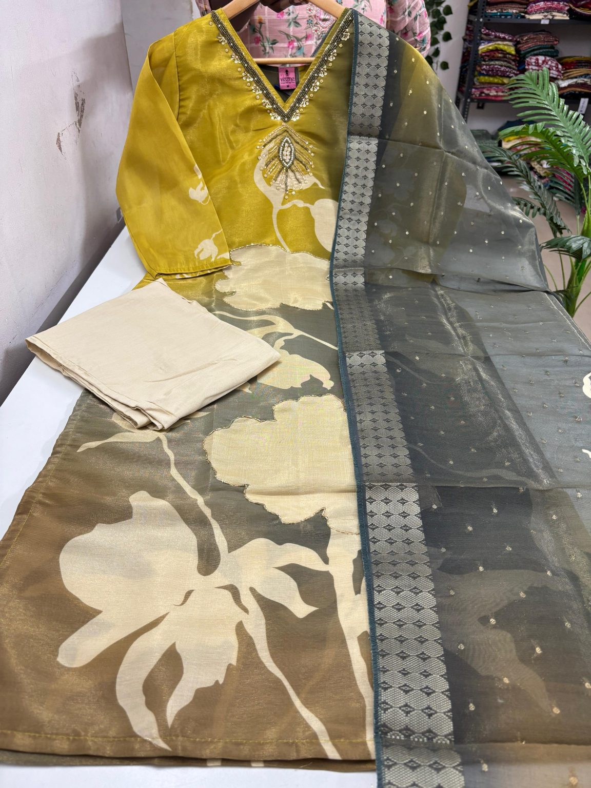 Premium Kurti With Pant & Dupatta Set – sharanzclothingstore.com